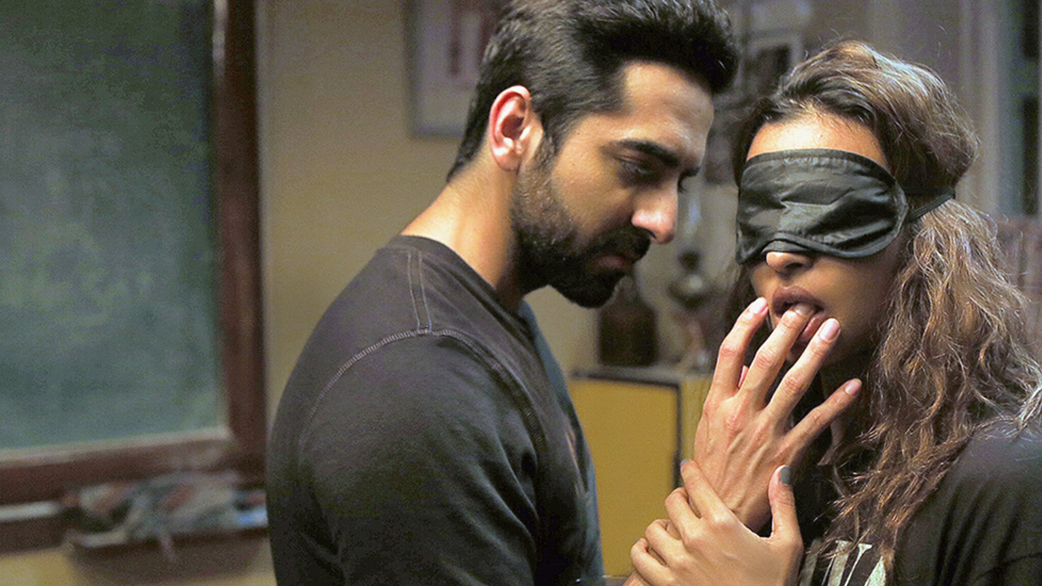 Watch Andhadhun | Netflix