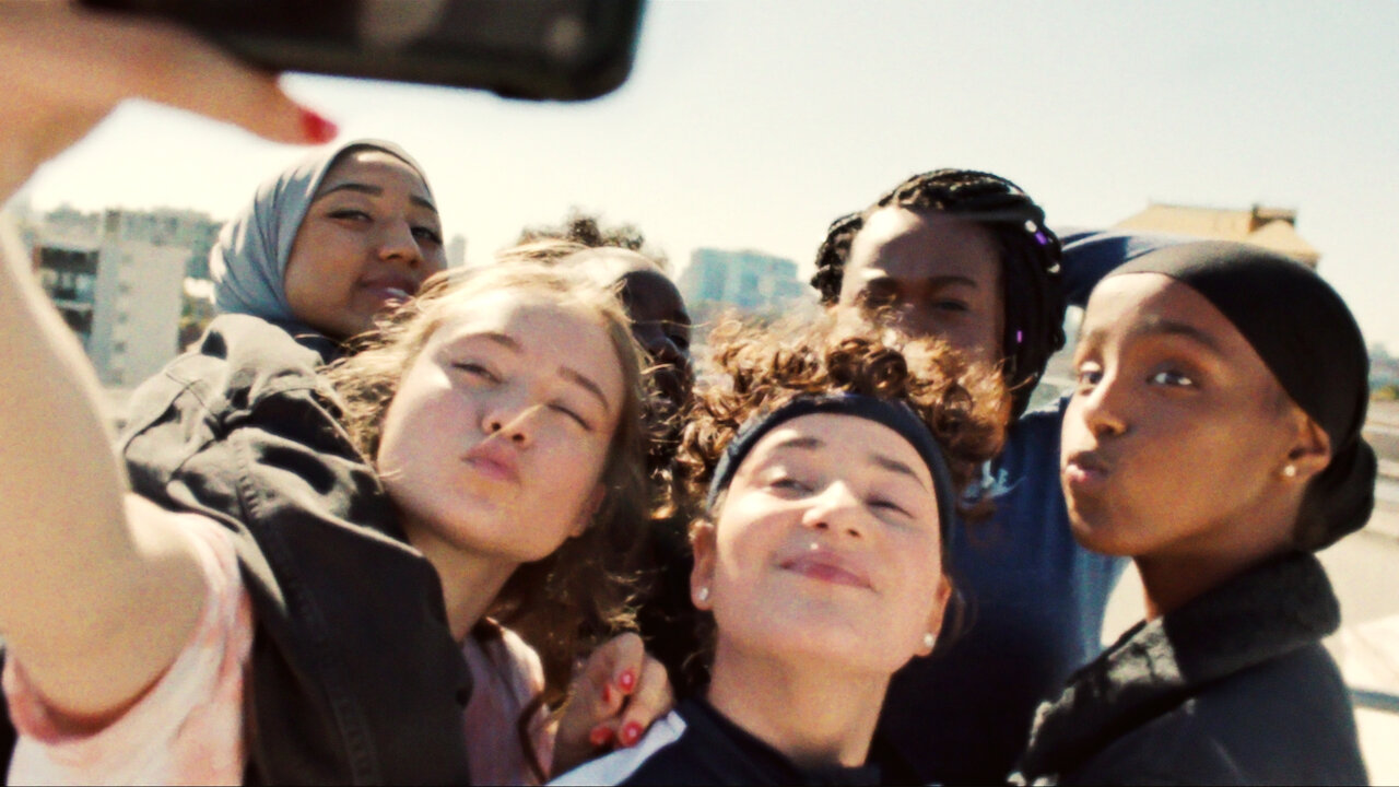 Watch Rocks | Netflix